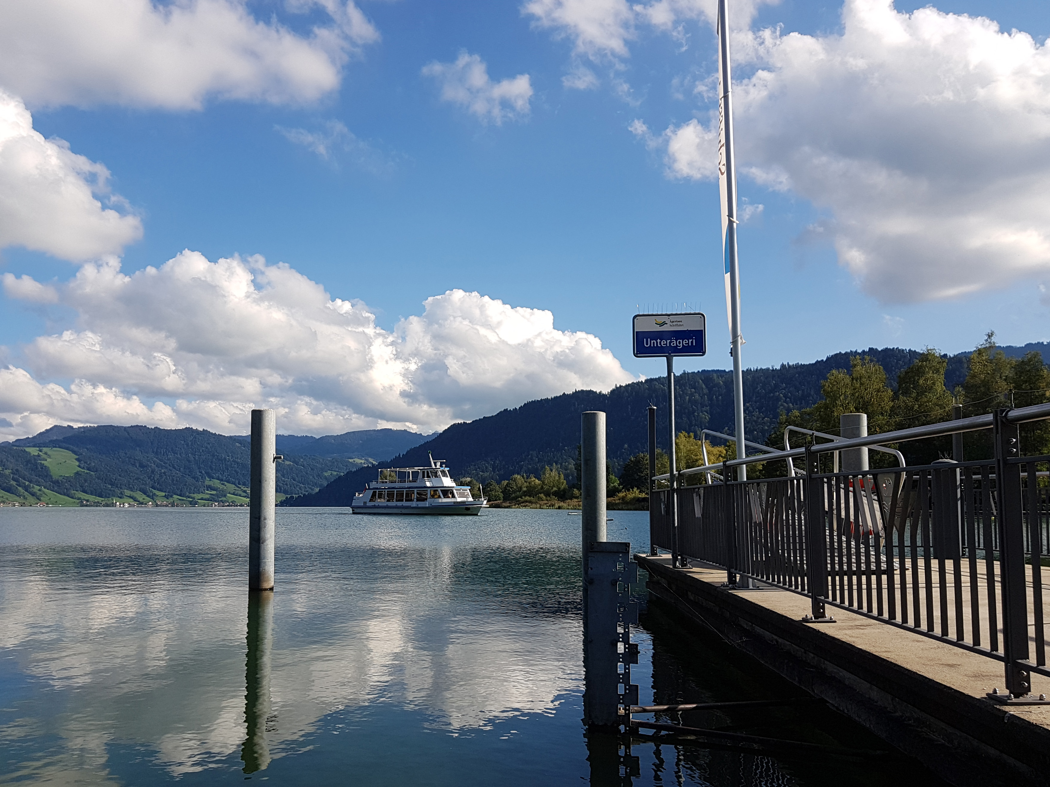Kulinarik und einmalige Erlebnisse auf den Zuger Seen geniessen